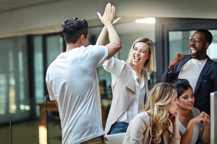 How to Encourage Peer 2 Peer Employee Recognition in the Workplace